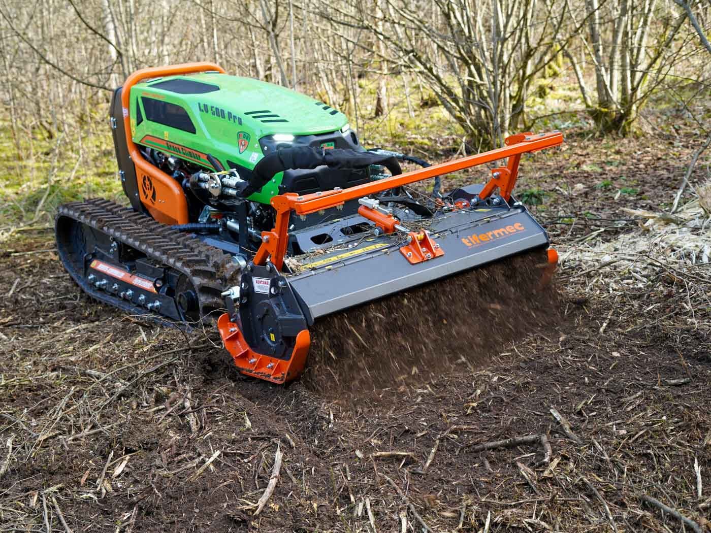 Funkraupen von MDB - Geräteträger & verschiedene Anbaugeräte